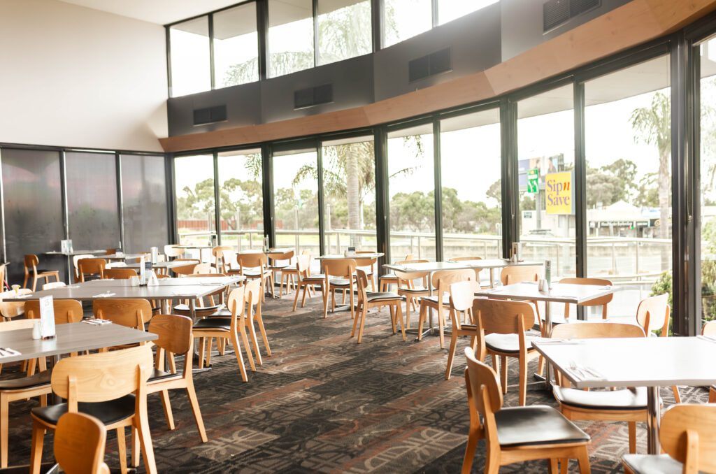 Flagstaff Hotel - Bistro, bar and beer garden in Darlington, Adelaide